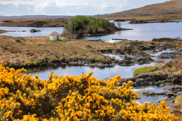 Ultimate Guide to Hiking in Connemara & the West of Ireland